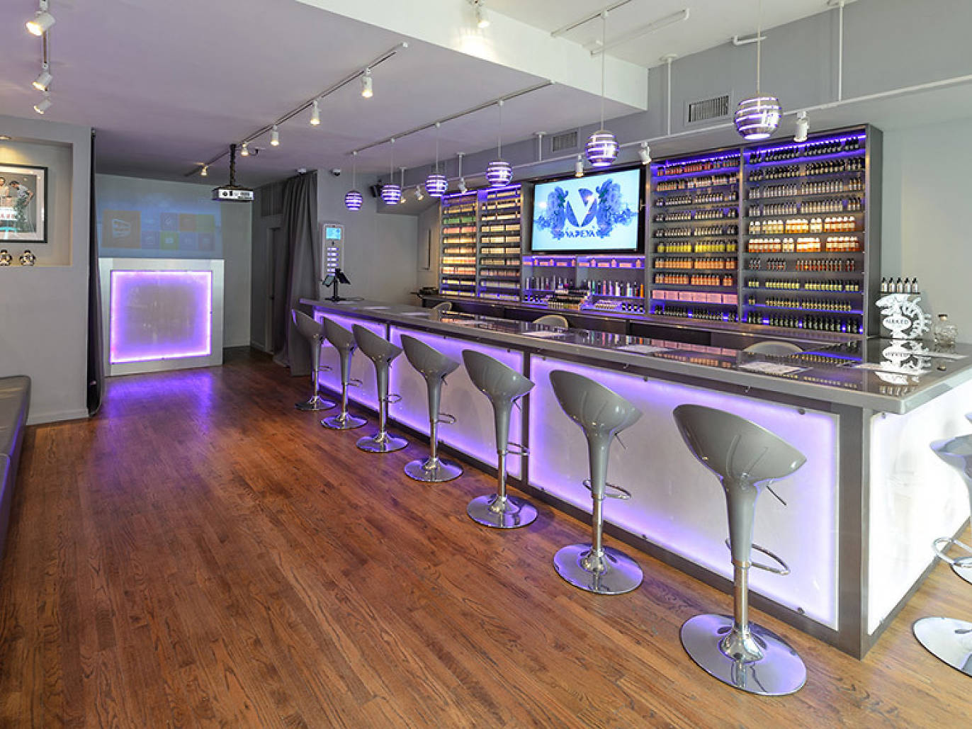 Best vape shops in NYC for smoking, relaxing and buying new gear