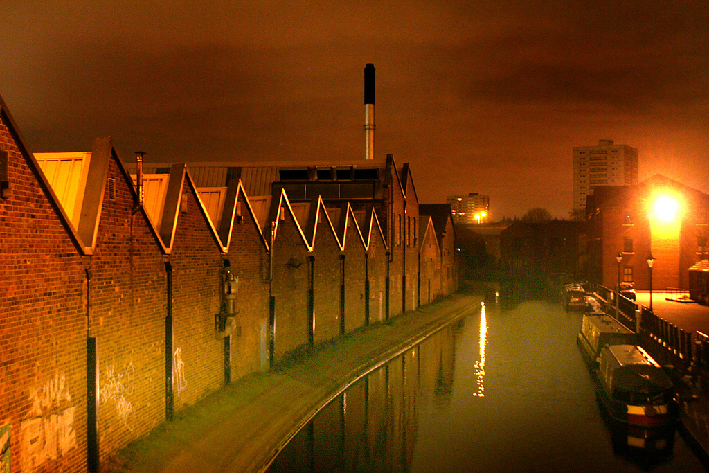 25 illuminating photos of Birmingham at night