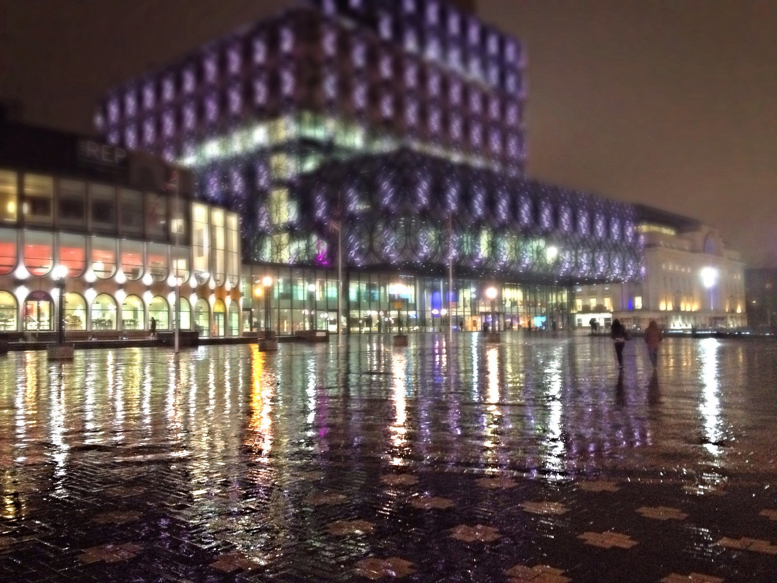 25 illuminating photos of Birmingham at night