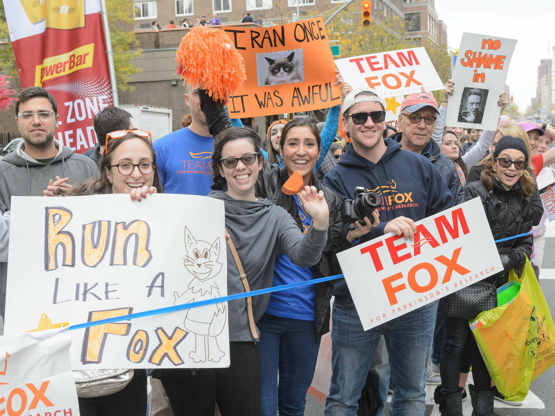 20 photos of the NYC Marathon's spectators and best signs