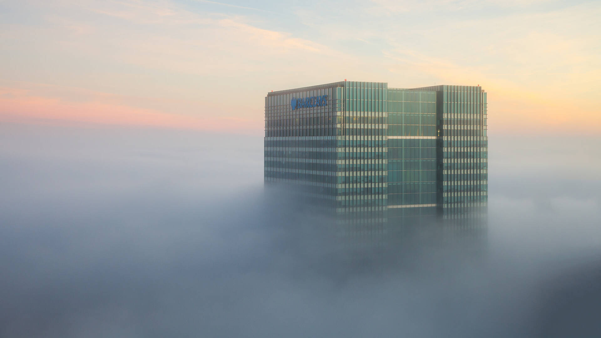 27 amazing photos of foggy London