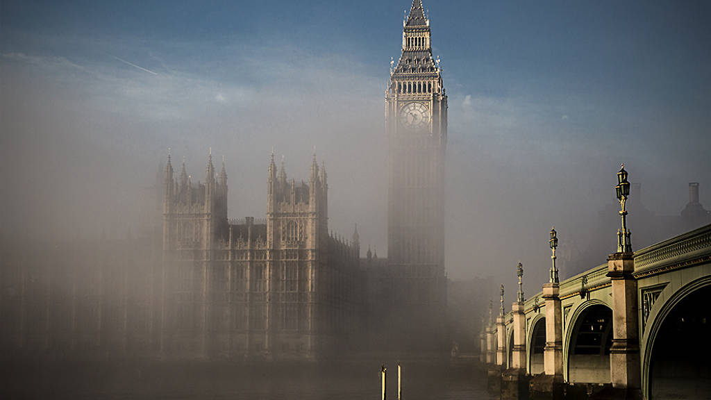 27 amazing photos of foggy London