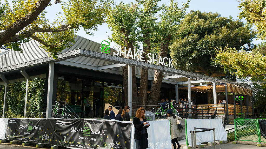 Shake Shack | Restaurants in Gaienmae, Tokyo