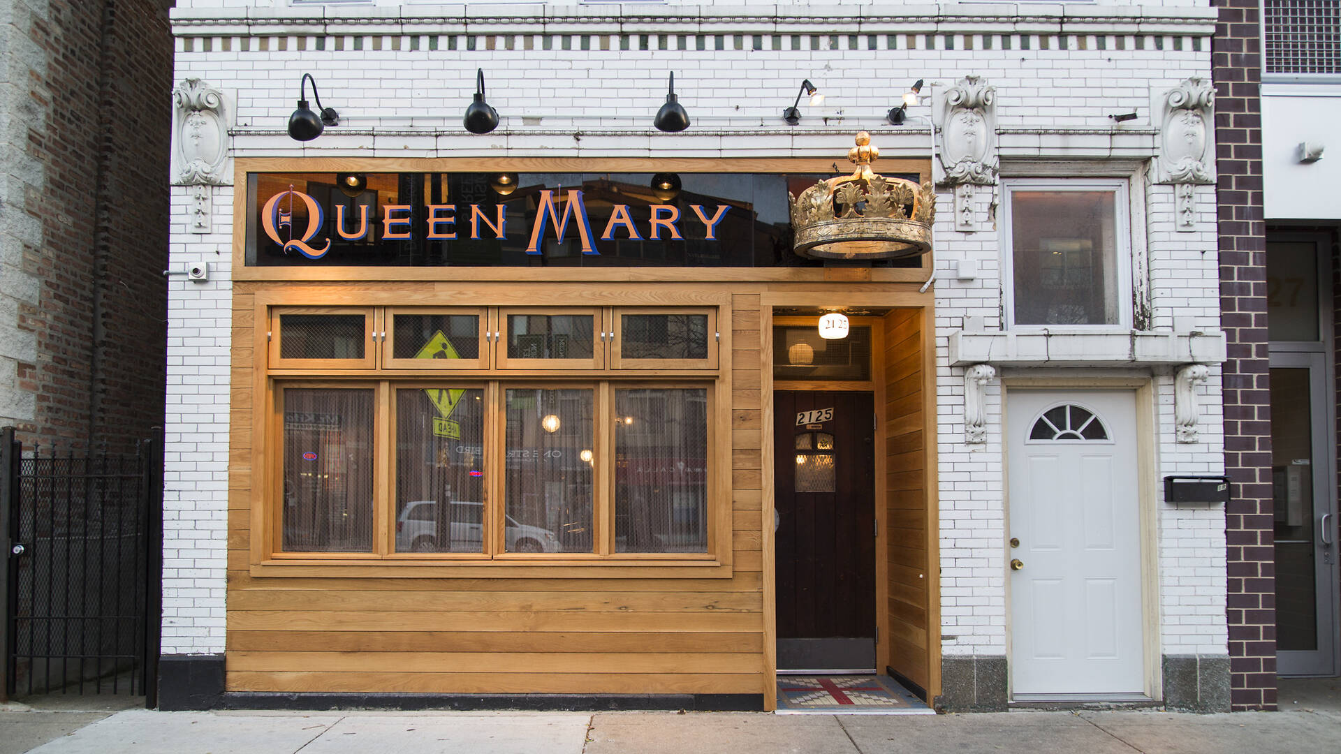 Queen Mary Tavern | Bars in Ukrainian Village, Chicago