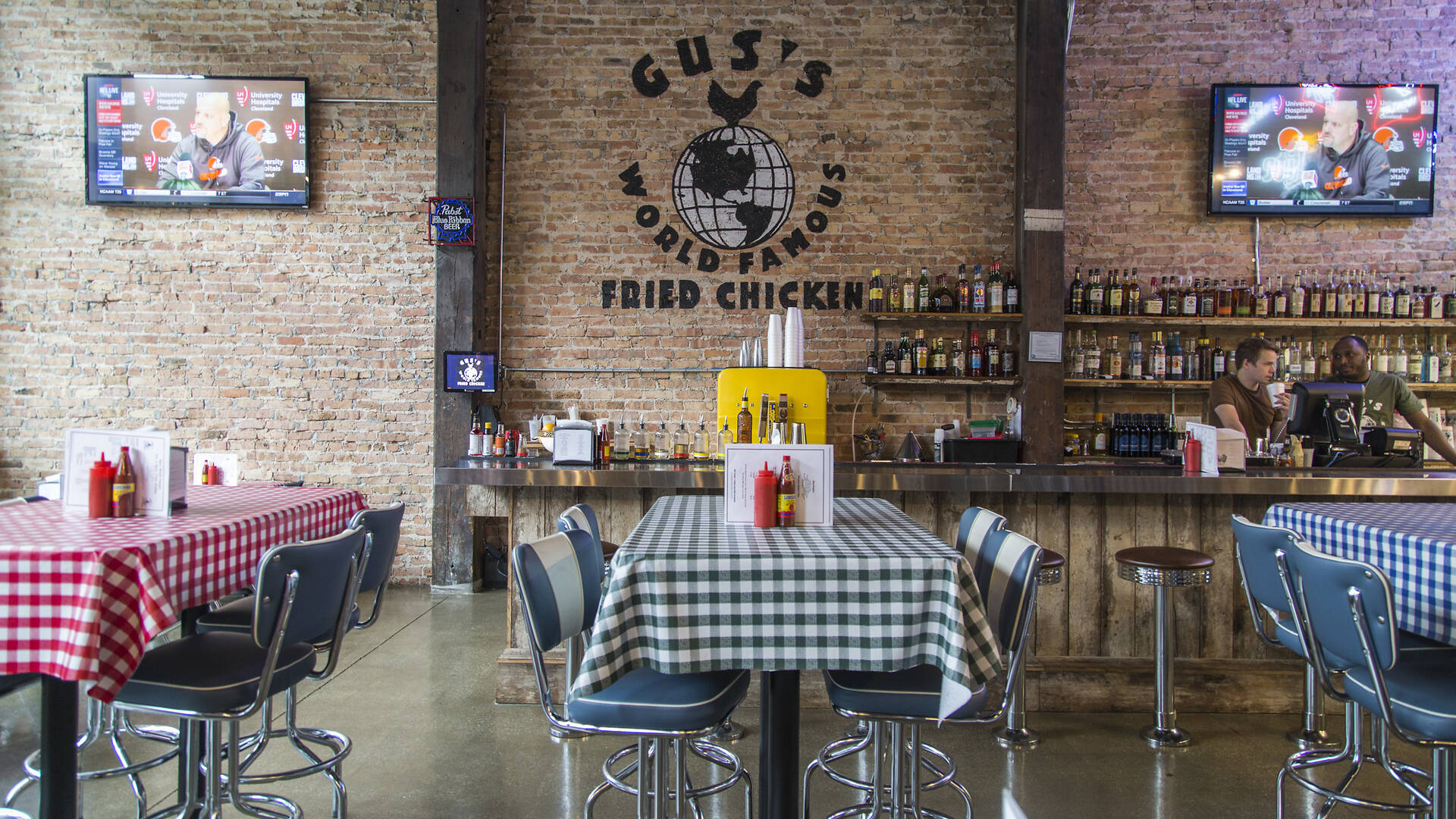 Gus's World Famous Fried Chicken | Restaurants in West Loop, Chicago
