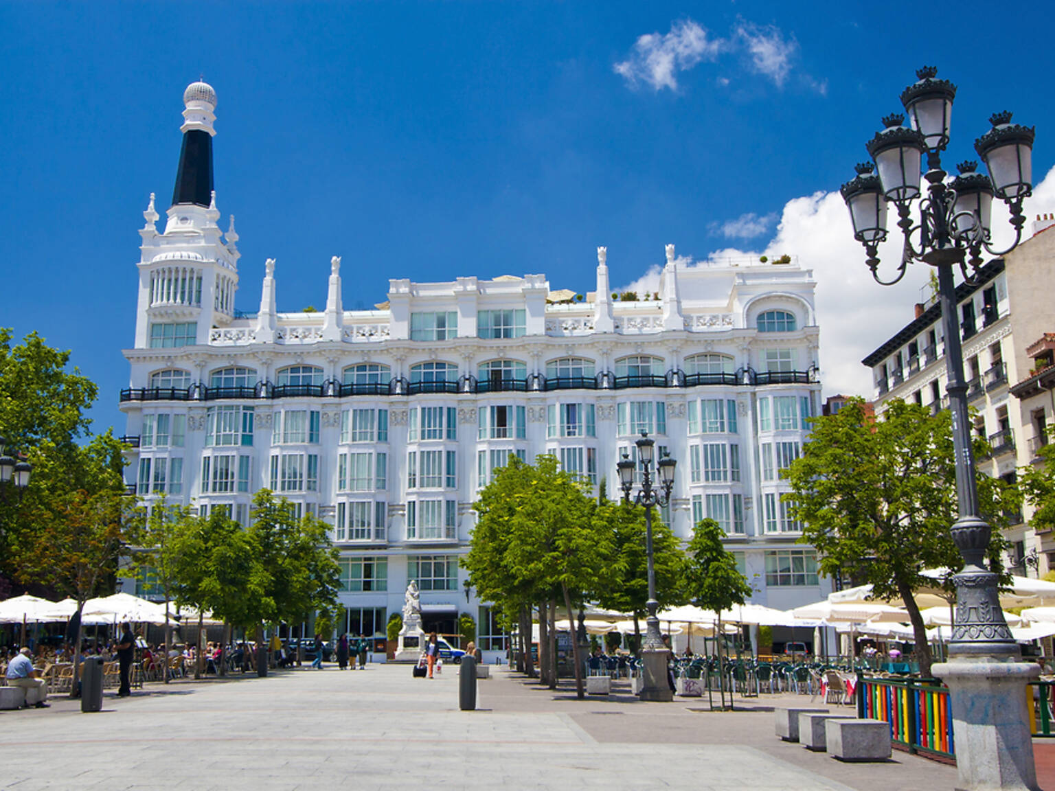 Una ruta por los edificios modernistas más bonitos de Madrid