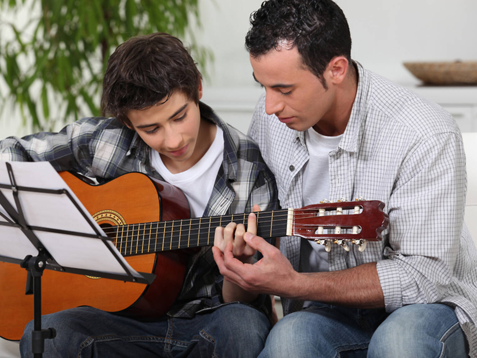 Best guitar lessons in NYC for beginners and advanced players