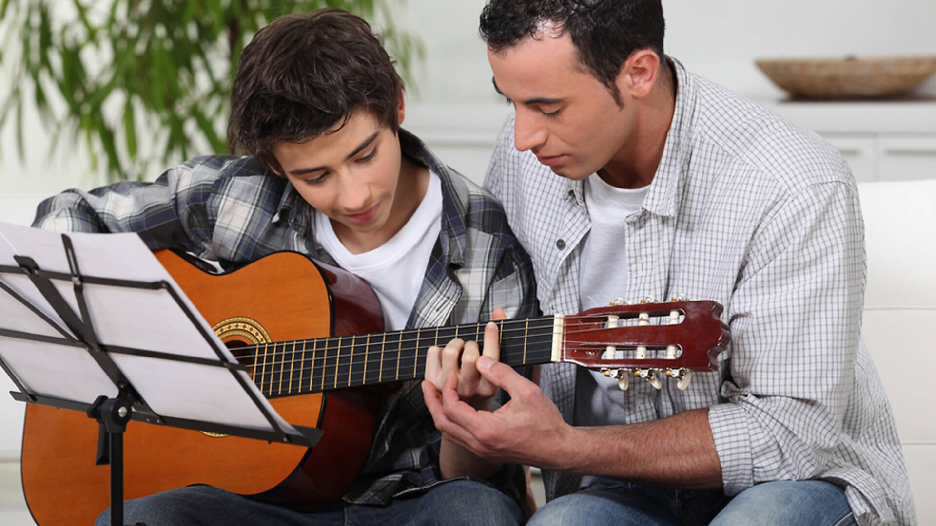Best guitar lessons in NYC for beginners and advanced players