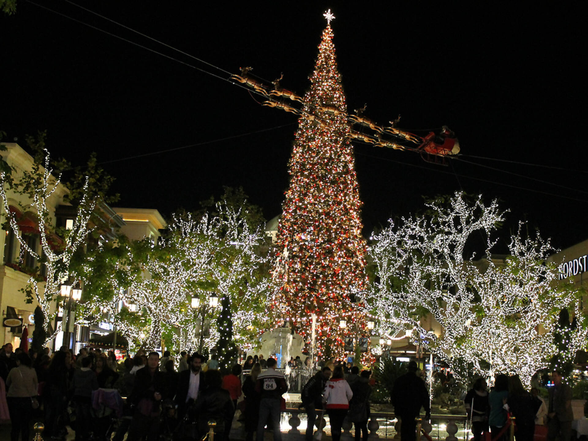 Best places for pictures with Santa around Los Angeles