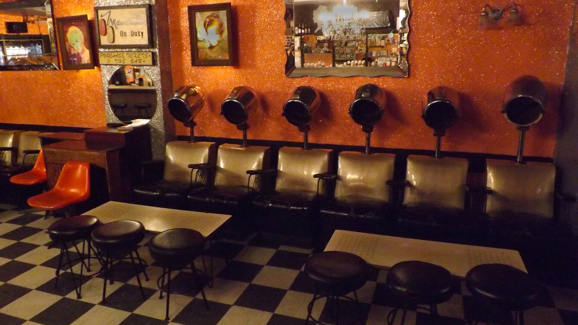 Best Hookup Bars in NYC to Meet People