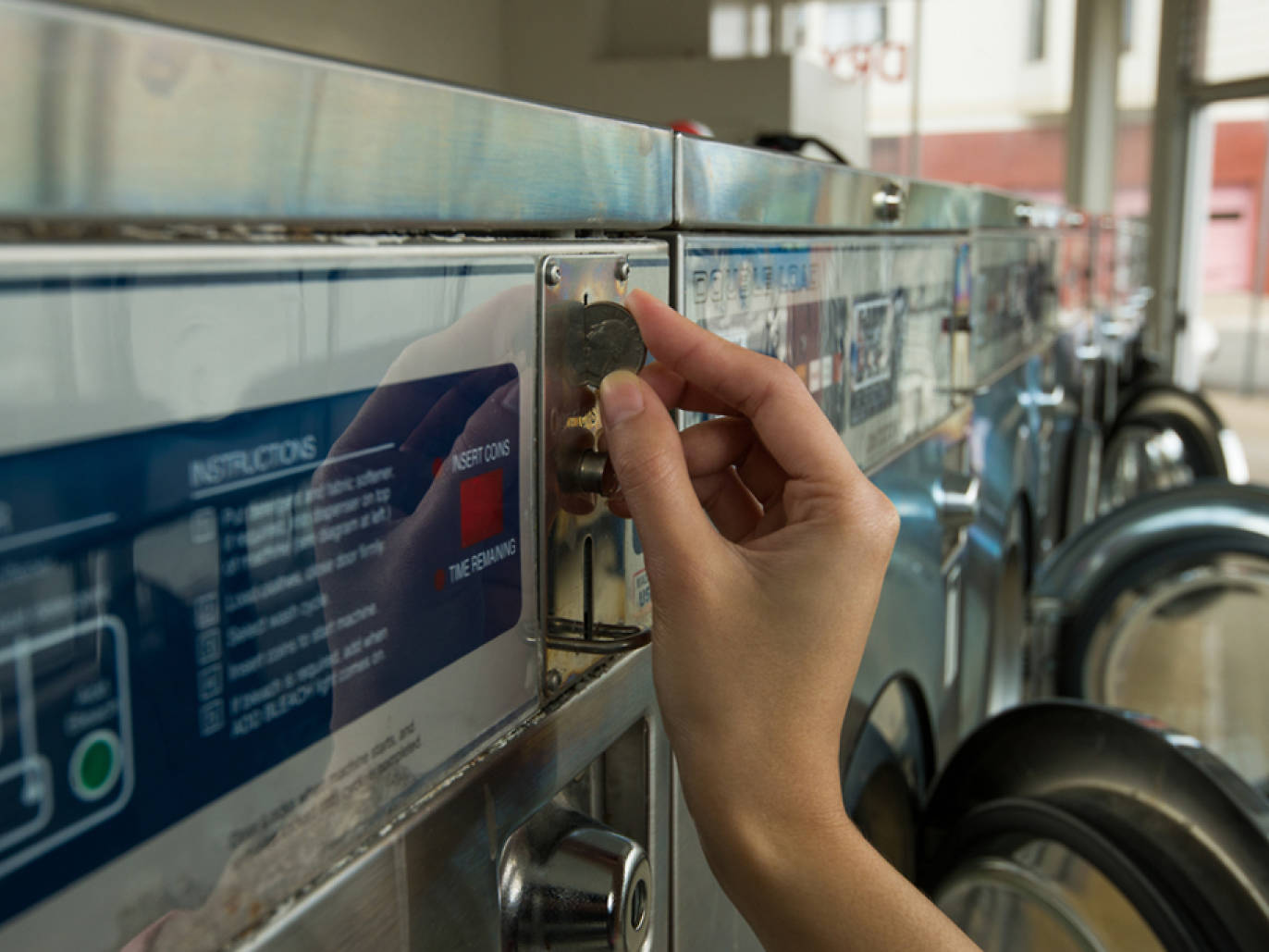 24-hour laundromat in NYC neighborhoods for late-night laundry