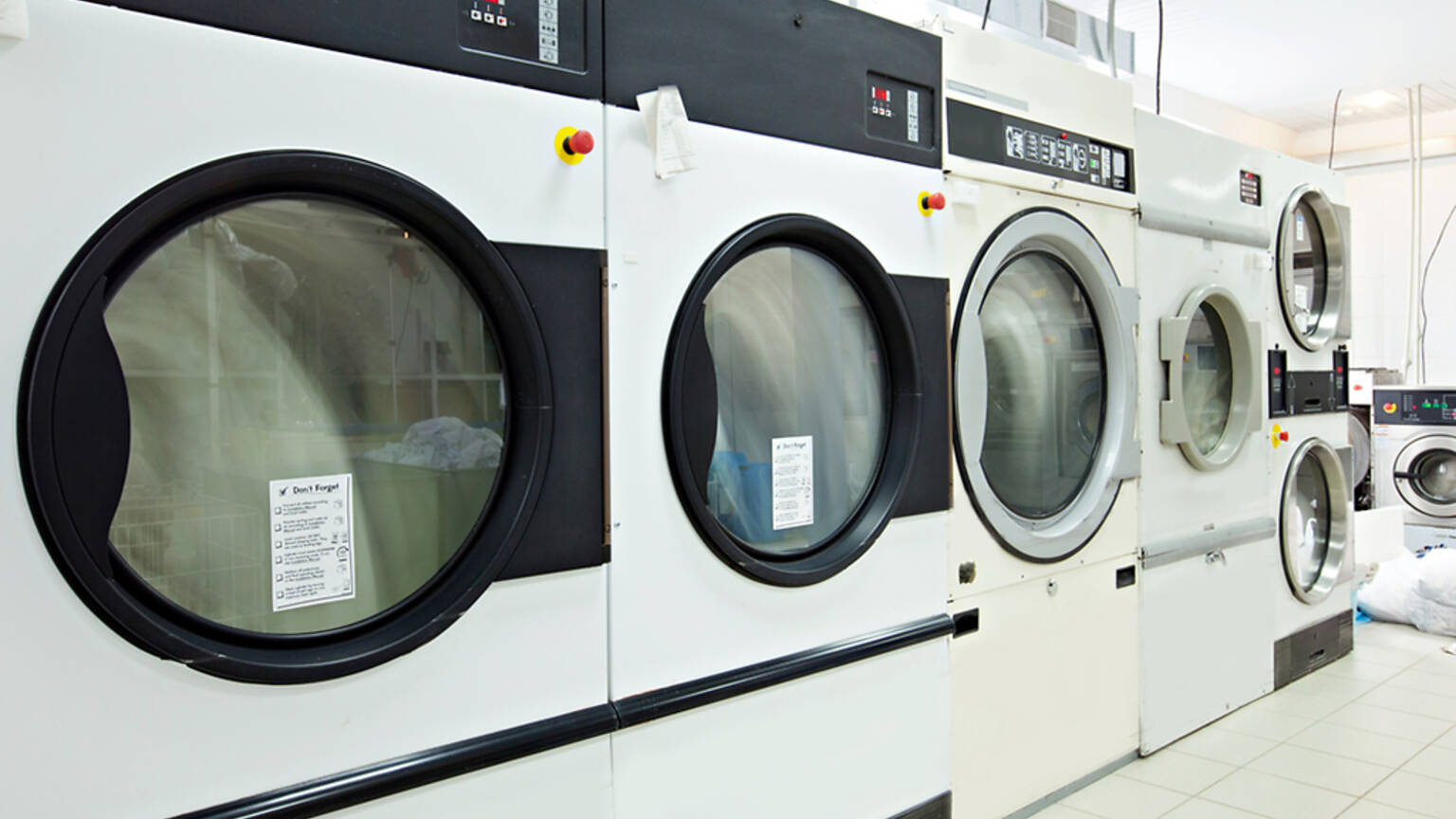 24-hour laundromat in NYC neighborhoods for late-night laundry