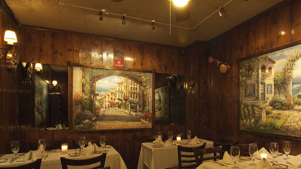 11 Best Restaurant Row NYC Eateries to Visit Before Broadway