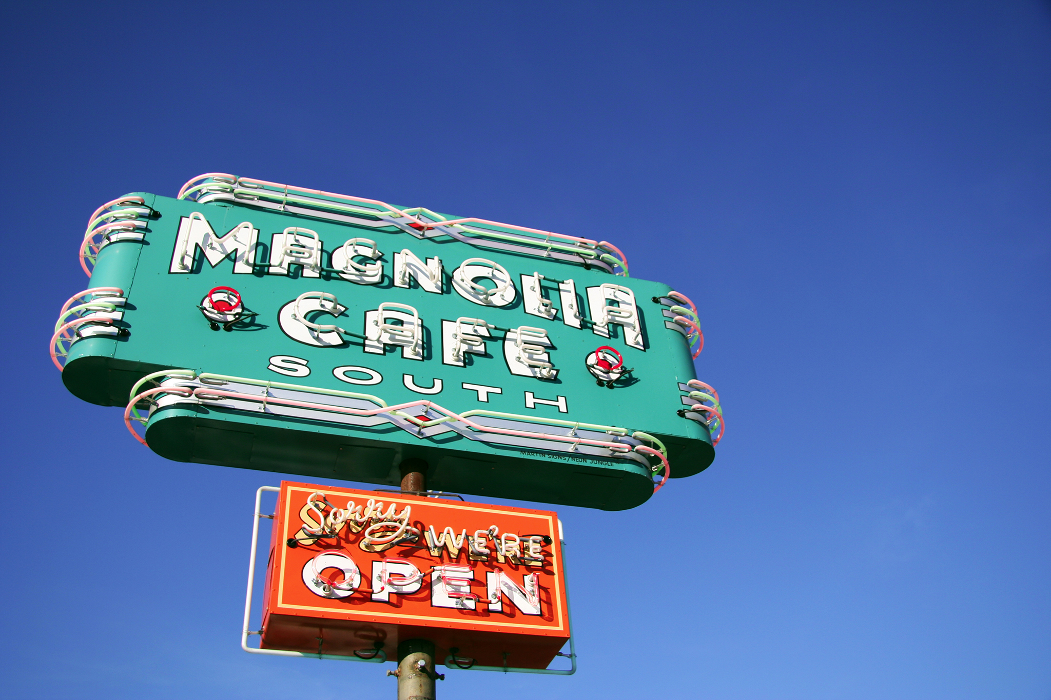 Magnolia Cafe South | Restaurants in South River City, Austin