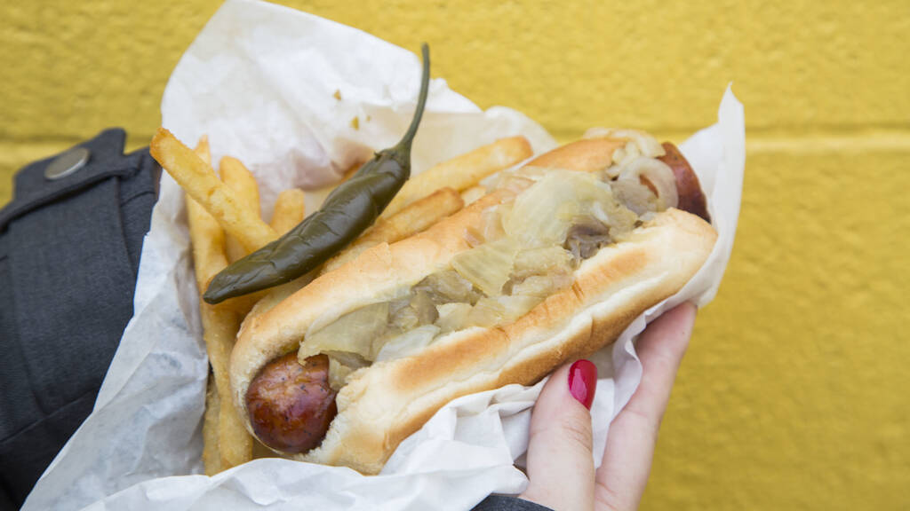 17 Iconic Chicago Foods You Have to Try