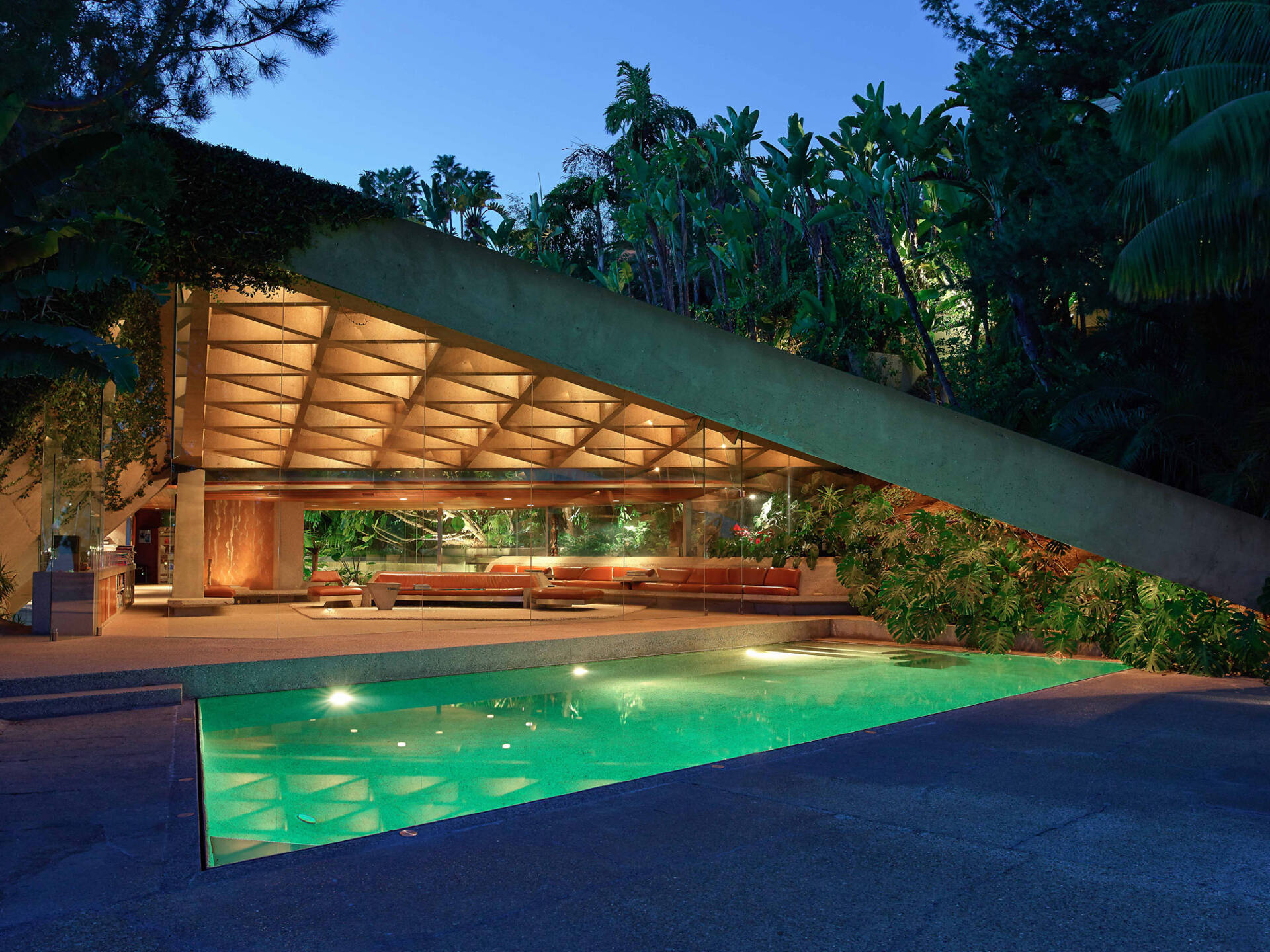 Sheats-Goldstein Residence guide, from rental info to a video tour