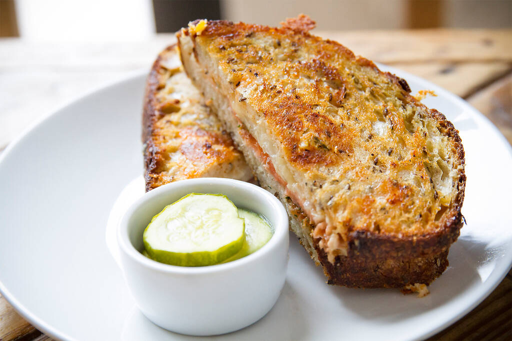 17 Best Diners in Miami for All-Day Nostalgia and Delightfully Greasy Eats