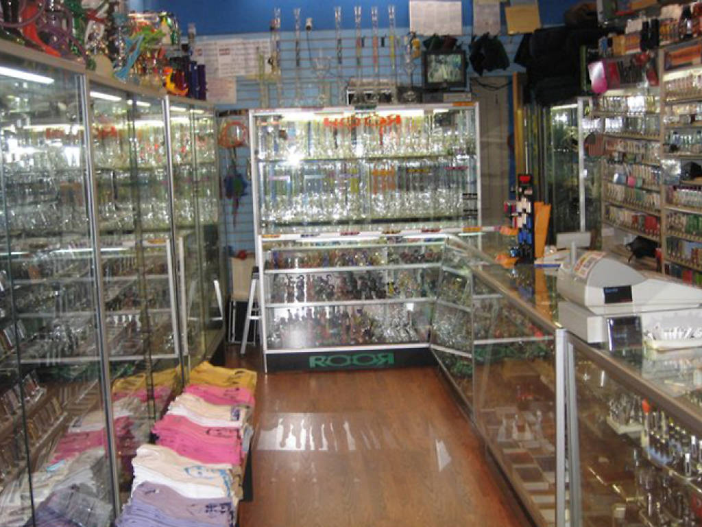 Find a head shop in NYC for bongs, pipes, vapes and more