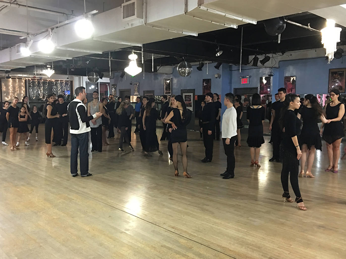 Salsa dancing classes for adults in New York