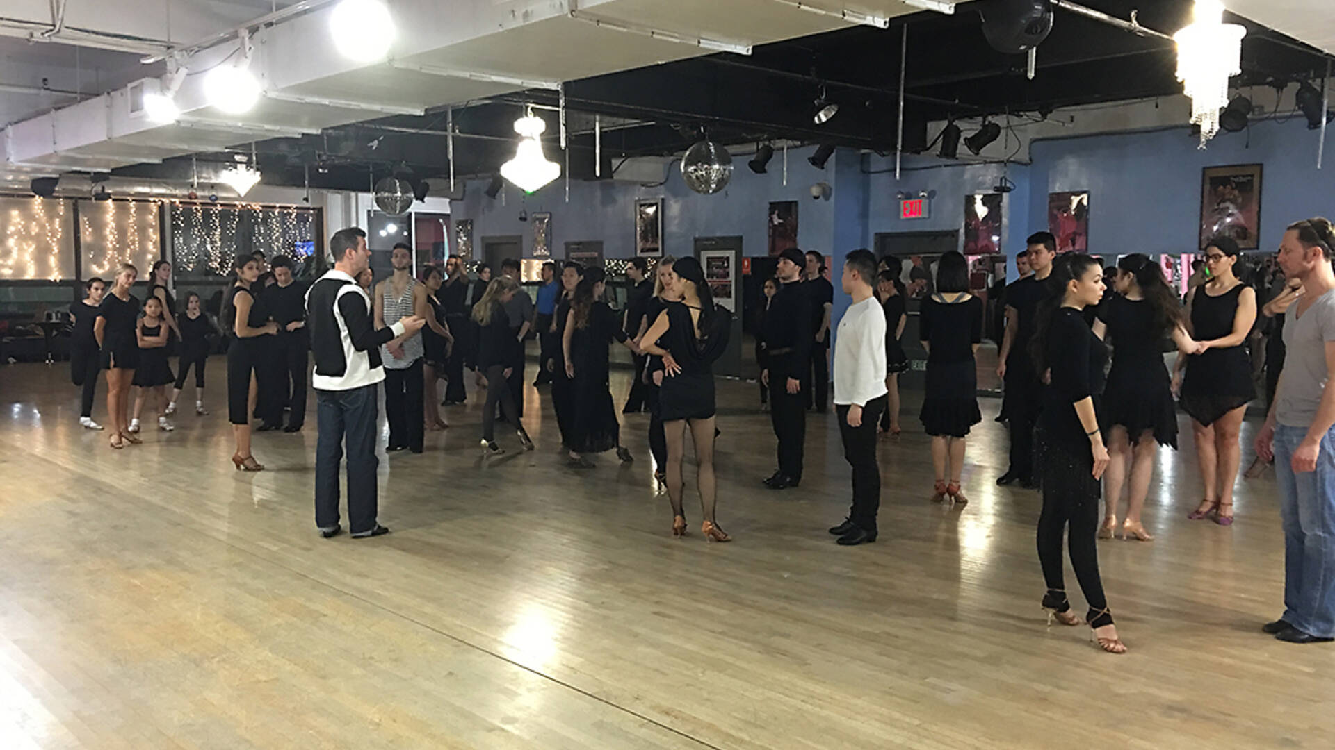 Salsa dancing classes for adults in New York
