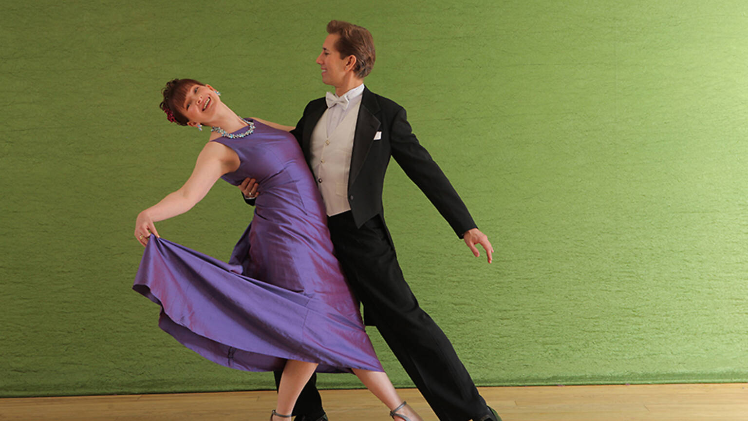 Salsa dancing classes for adults in New York