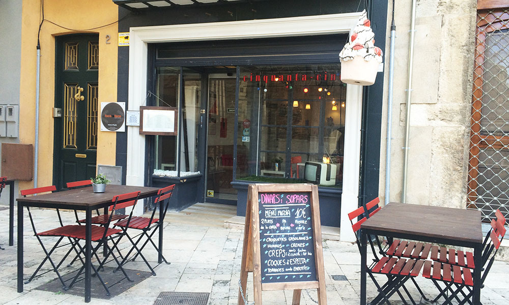 Cafeteria Cinquanta-cinc | Bars and pubs in Girona