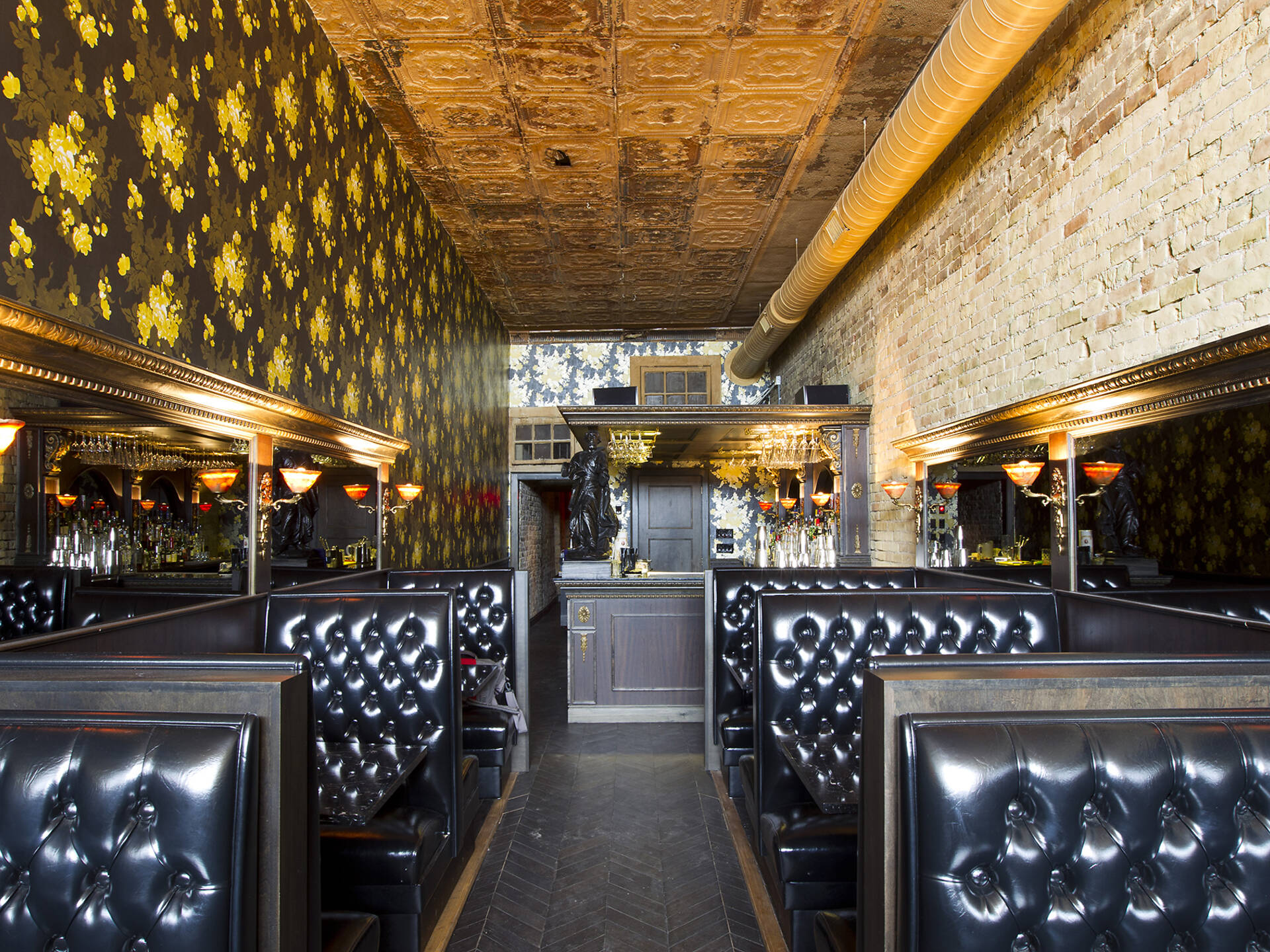 14 Best Bars in Downtown Austin for Delightful Drinks and More