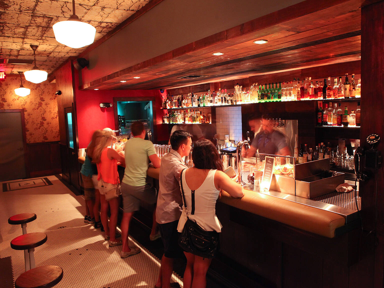 14 Best Bars in Downtown Austin for Delightful Drinks and More