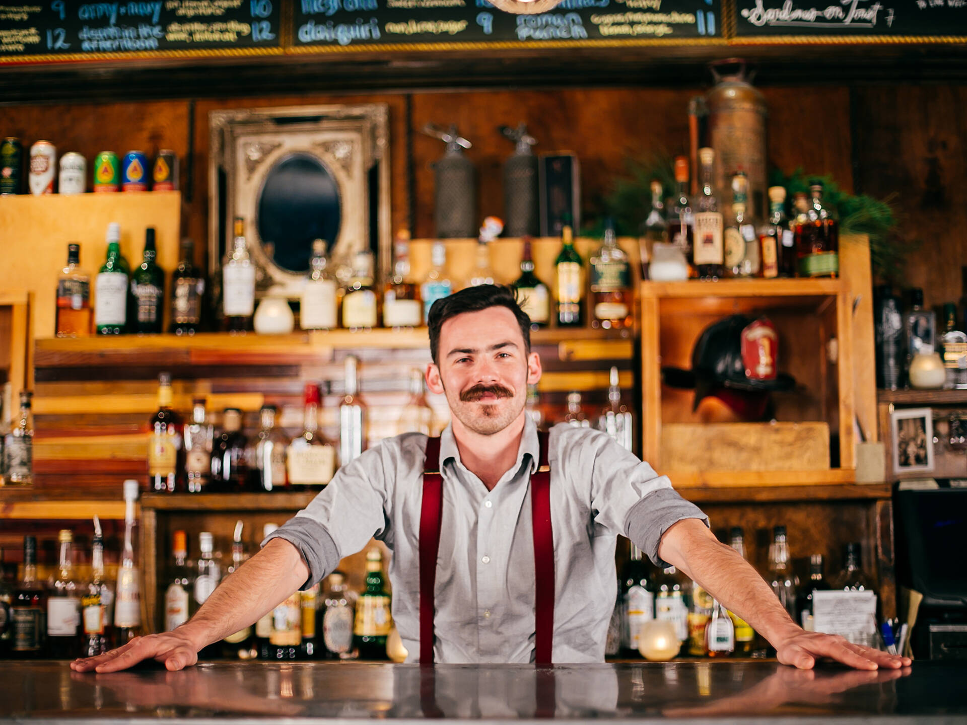 14 Best Bars in Downtown Austin for Delightful Drinks and More