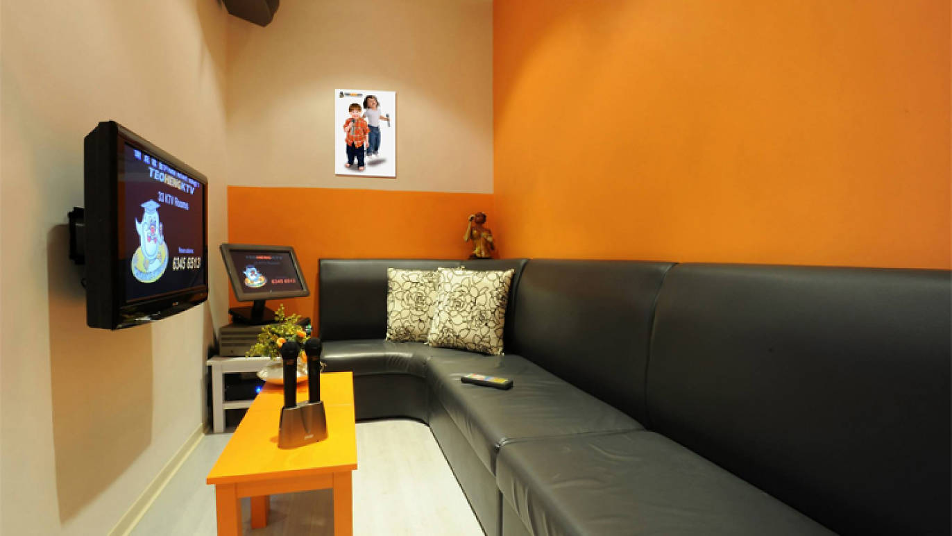 Teo Heng KTV Studio | Nightlife in City Hall, Singapore