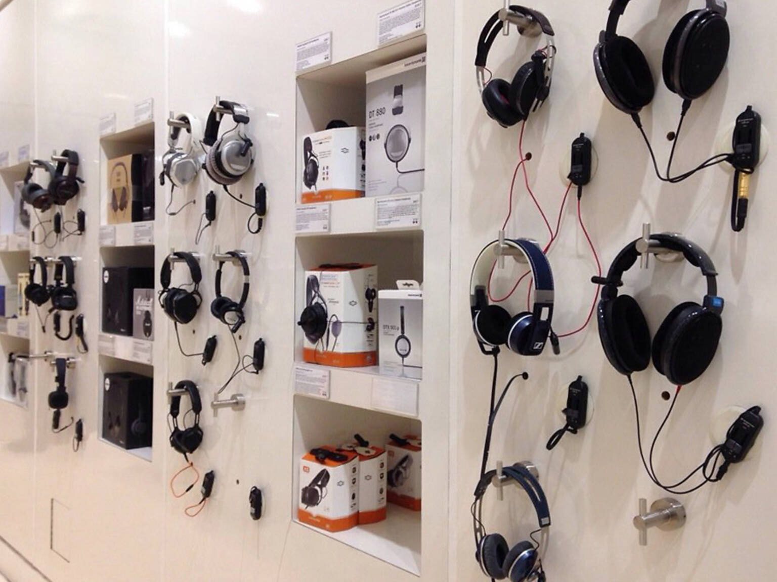 Electronic stores in New York for all the latest tech gadgets