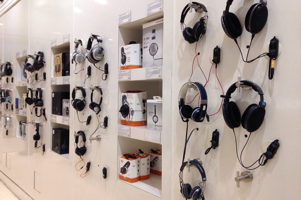 Electronic stores in New York for all the latest tech gadgets