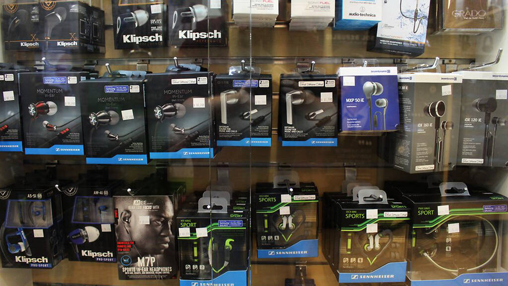 Electronic stores in New York for all the latest tech gadgets