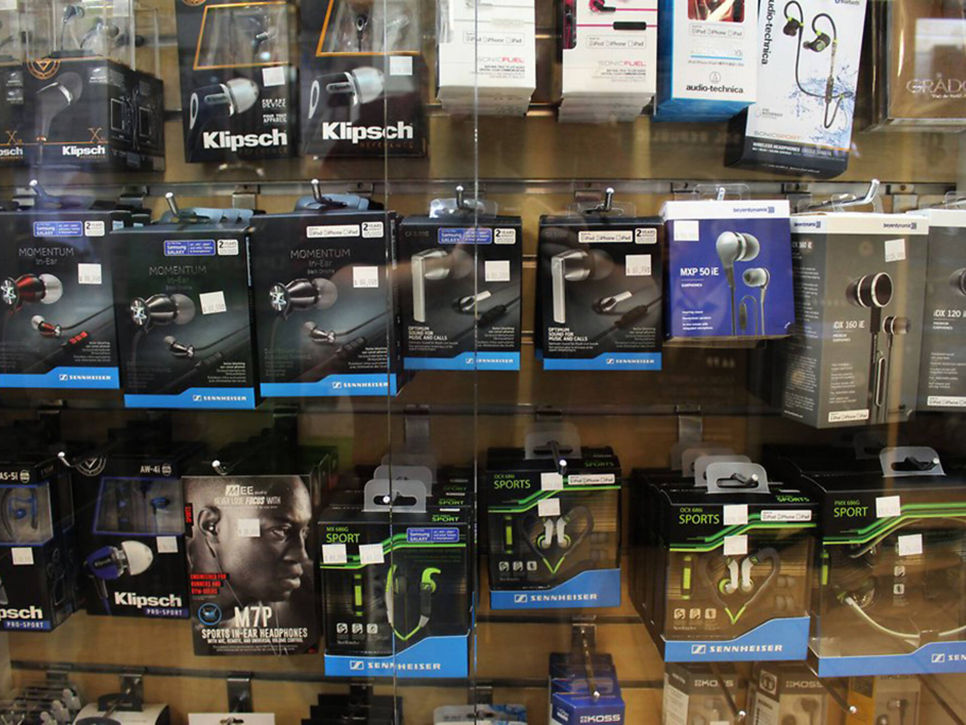 Electronic stores in New York for all the latest tech gadgets
