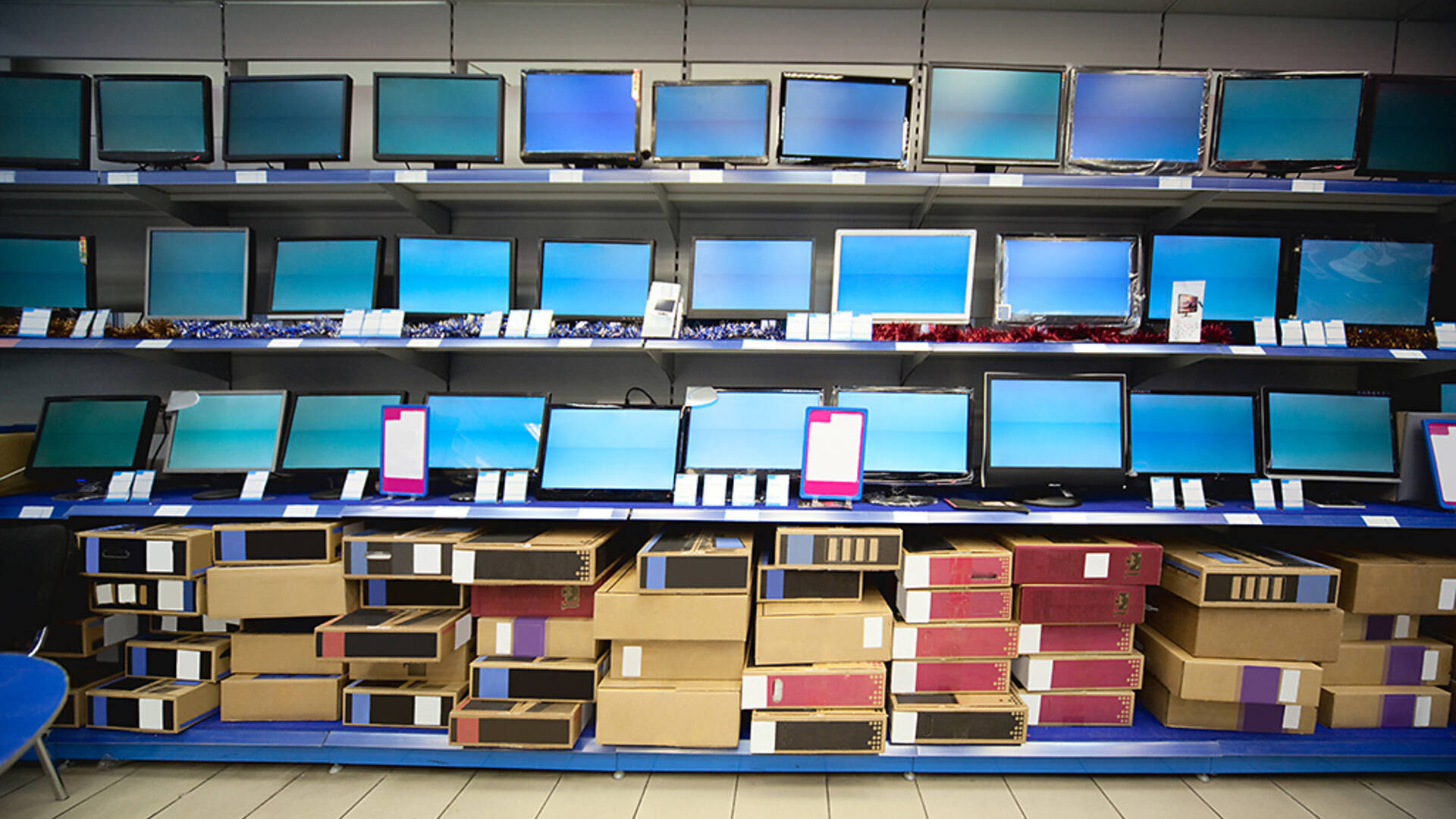 Electronic stores in New York for all the latest tech gadgets