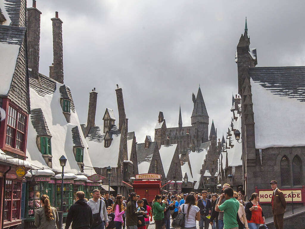 23 Best Amusement Parks in the US for Thrill Seeking Fun