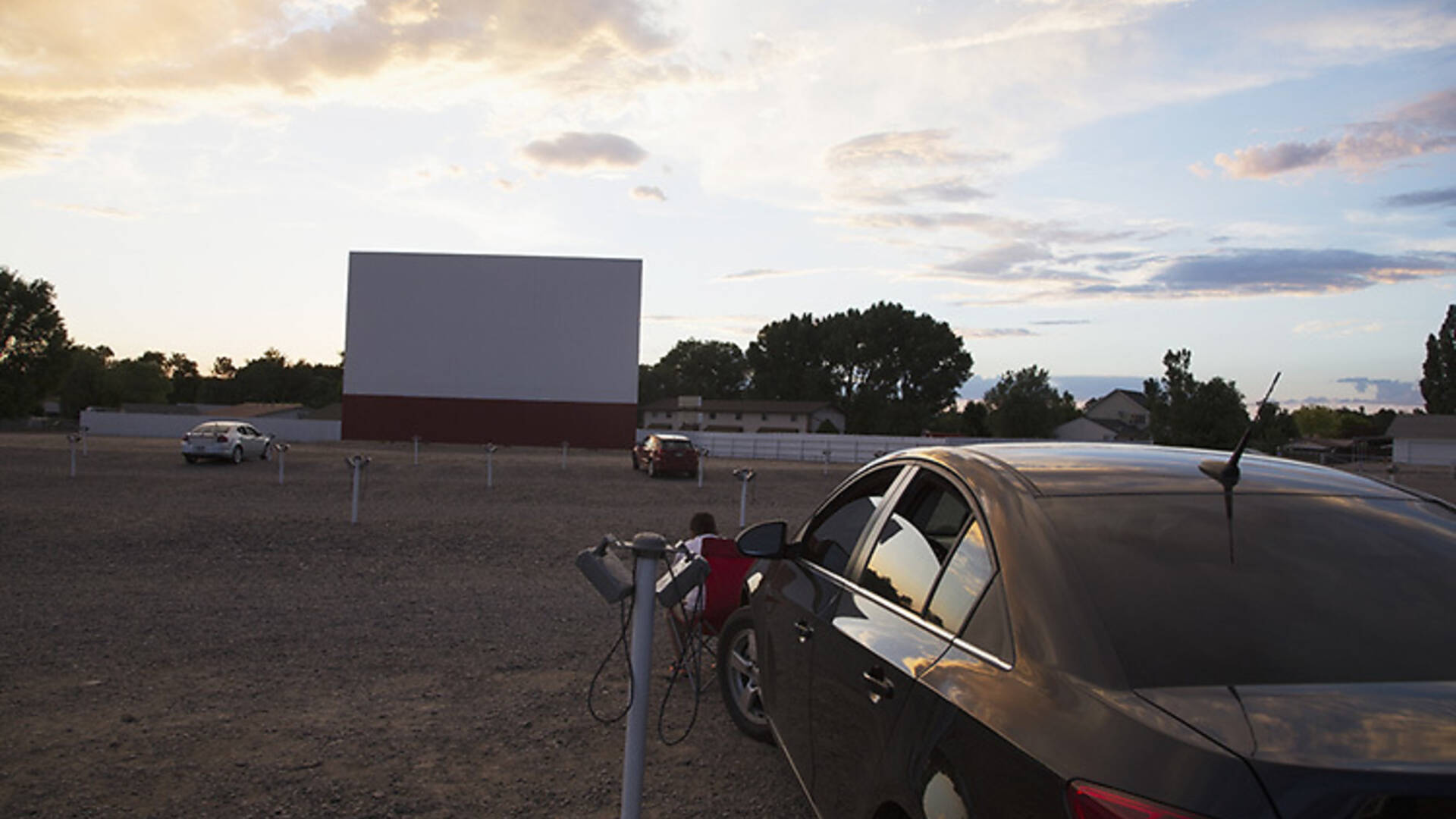 Find a drive-in theater near NYC for outdoor movie screenings