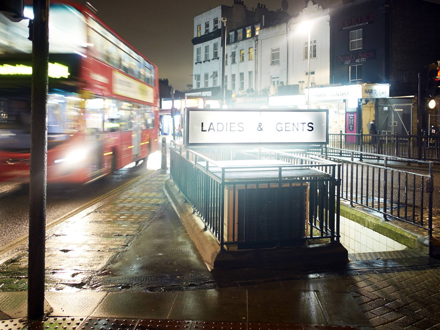 8 Surprising London Bars in Public Toilets
