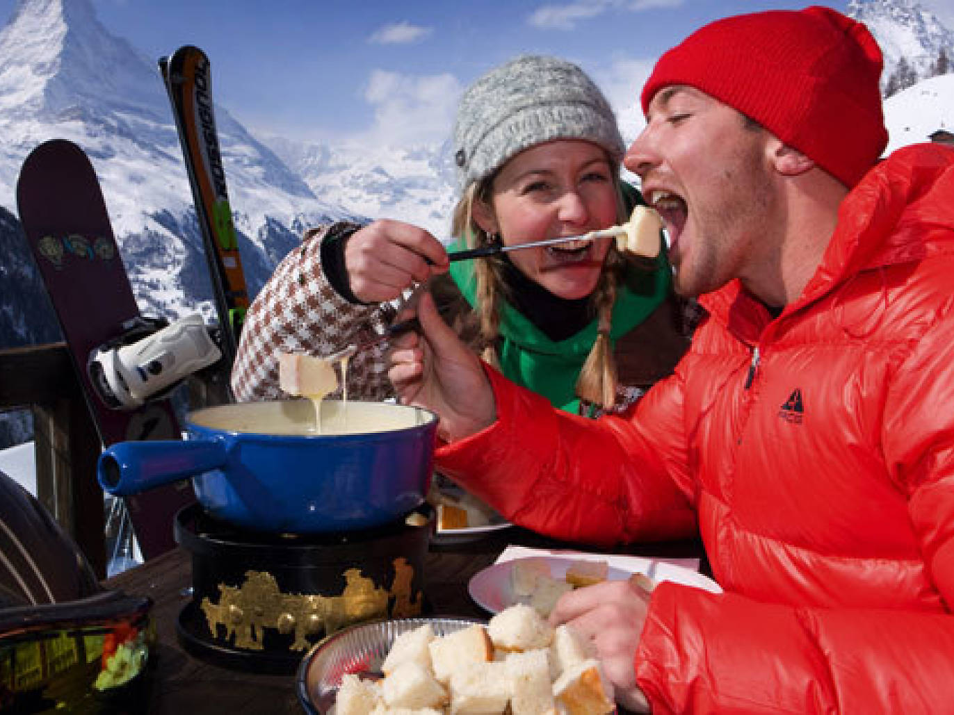 Where to eat fondue – Find the best fondue restaurants in Switzerland ...