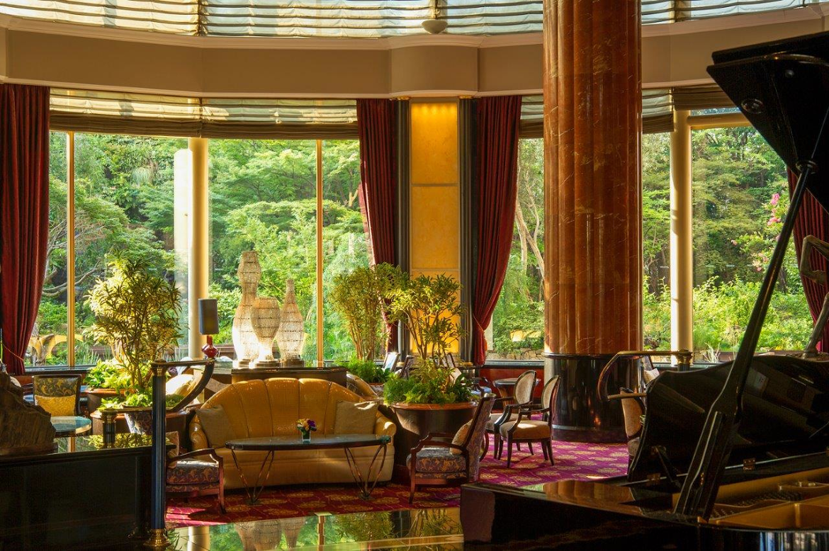 The Lounge | Restaurants in Ebisu, Tokyo