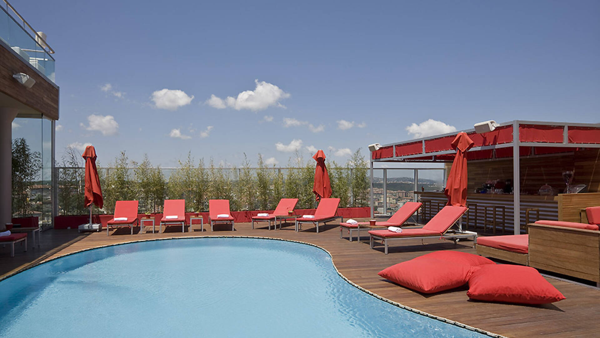 İstanbul’s Best Pools