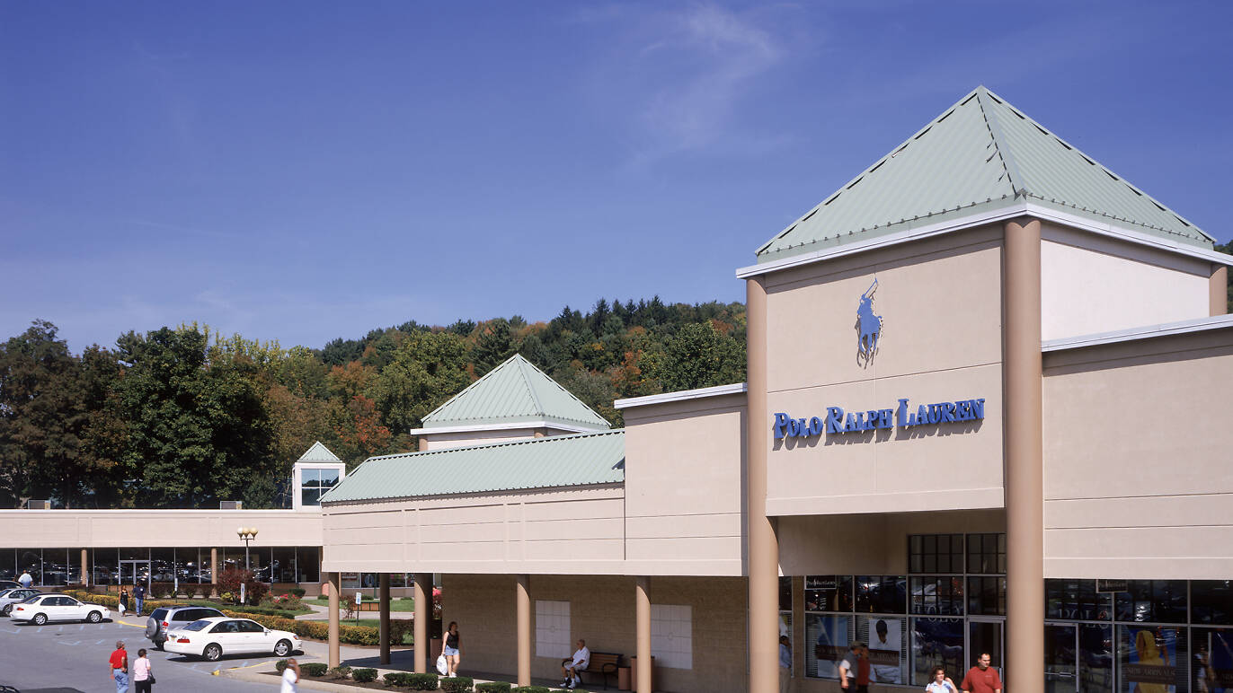 13 Outlets Near New York for All-Day Shopping