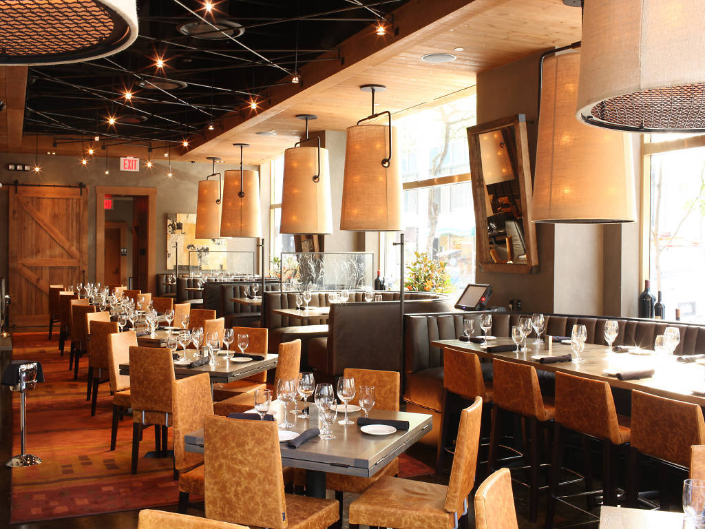 The 13 Best Restaurants Near Rockefeller Center