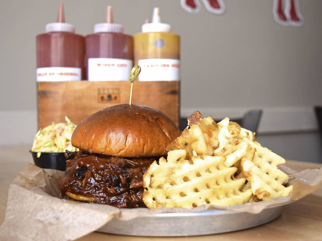 Best country bars in Chicago for beer, music and BBQ