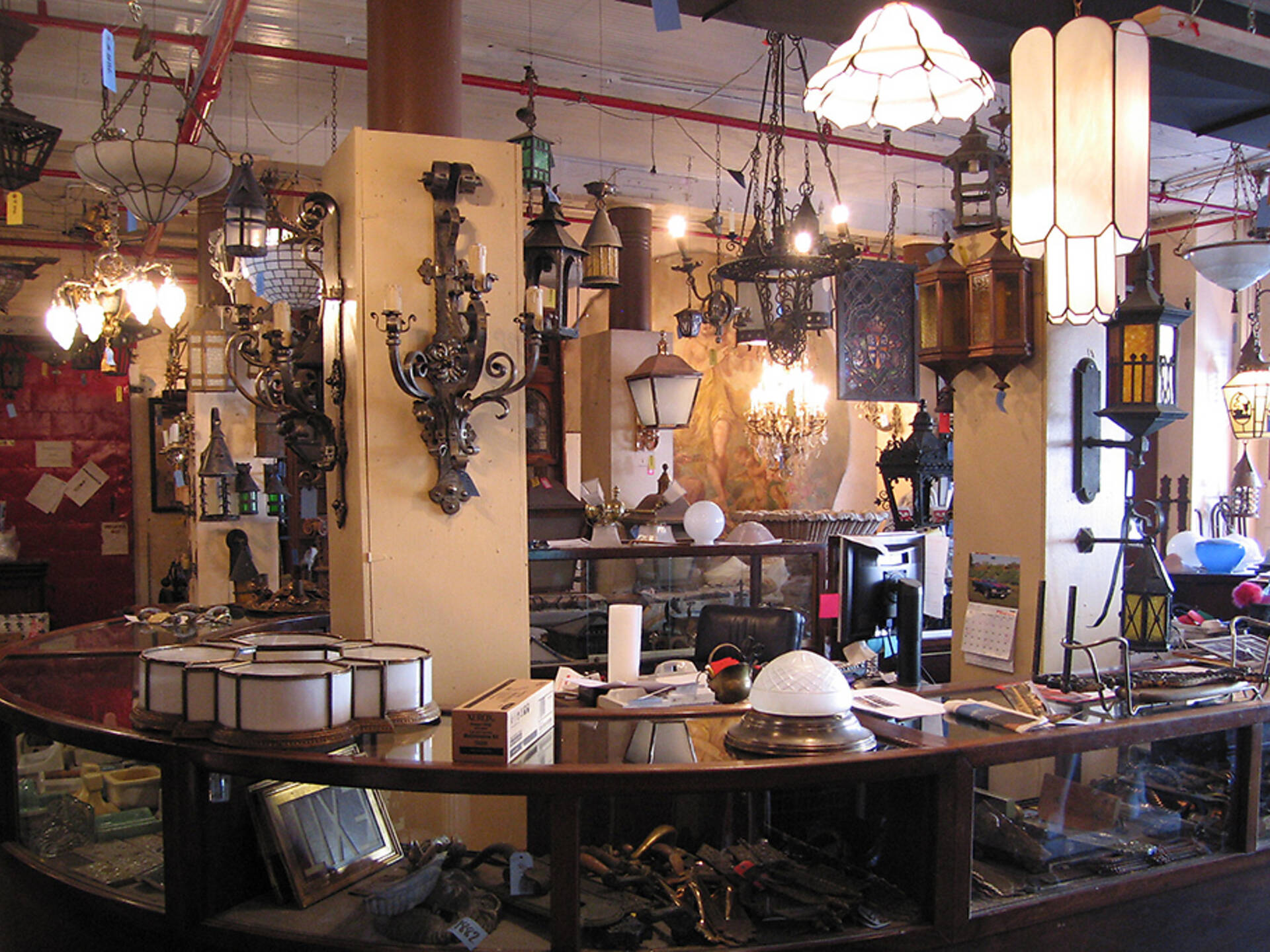 Antique stores in NYC for vintage finds and retro clothes
