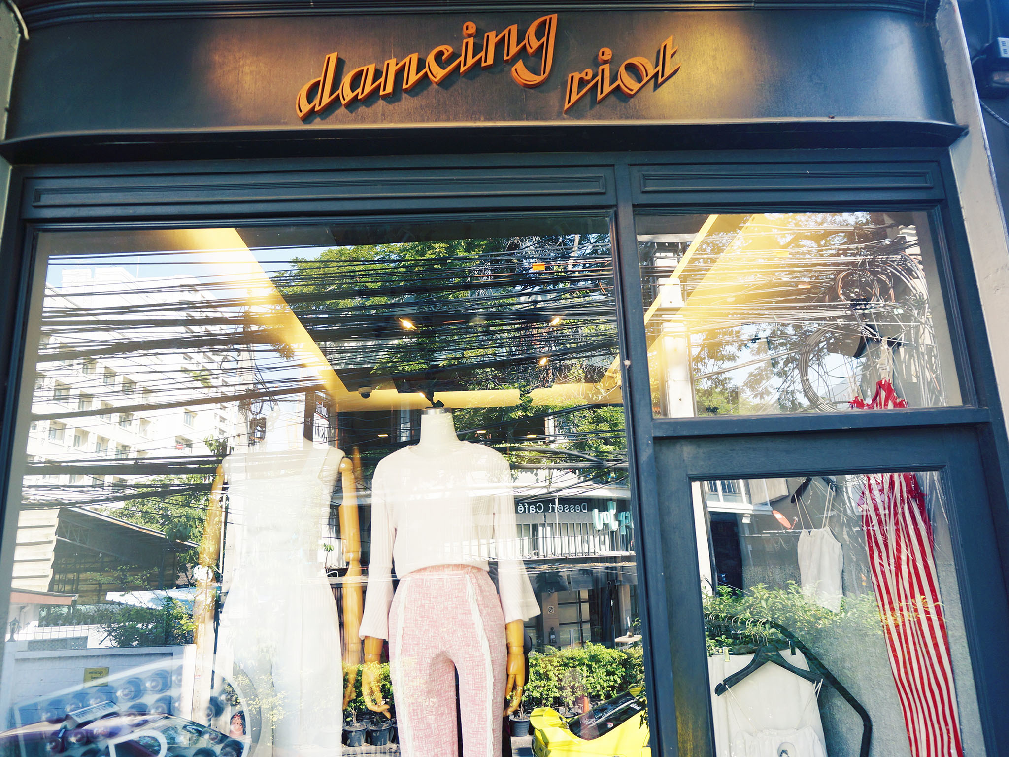 Dancing Riot | Shopping in Thonglor, Bangkok