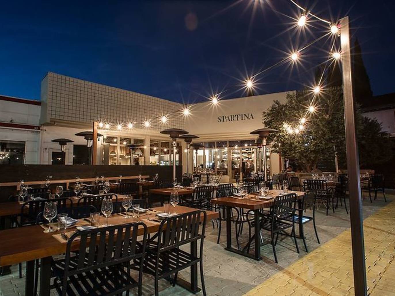 Guide to Melrose Avenue shops, restaurants, bars and more