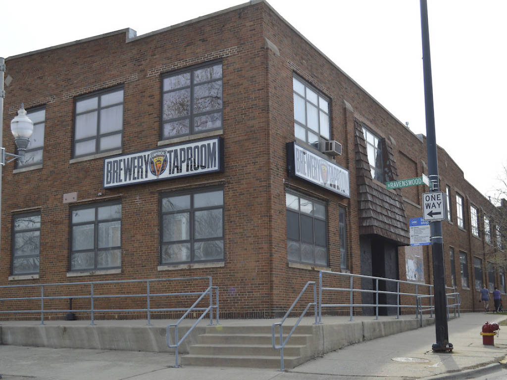 35 Chicago Breweries Offering Beer To Go or Delivery