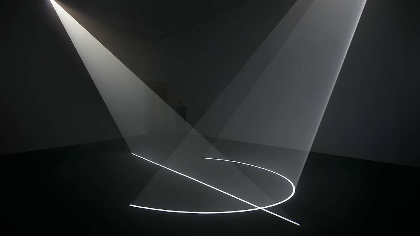 Anthony McCall: Solid light, performance and public works | Art in Barcelona