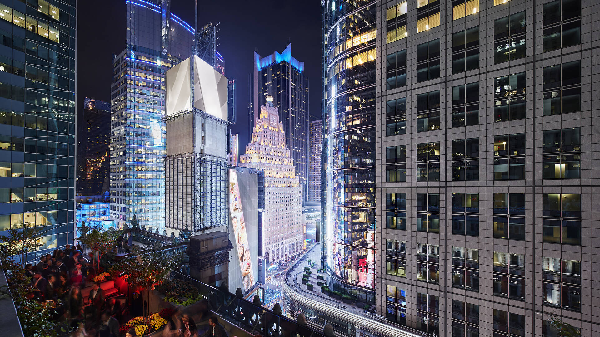 Best rooftop parties NYC has to offer with DJs and dancing
